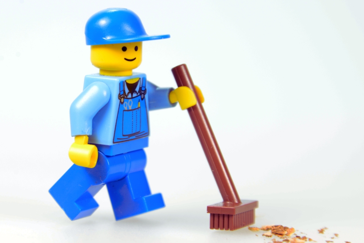 'Broom Clean' Condition: What to Clean Before You Move | Amplify Credit ...